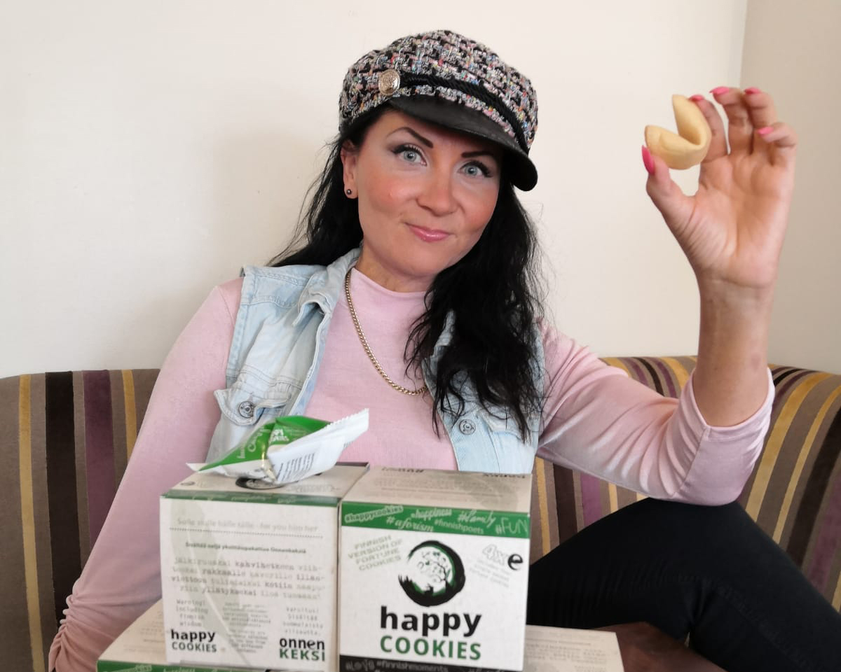 Keksi oma mietelauseesi Järvenpää 70 -onnenkeksiin!